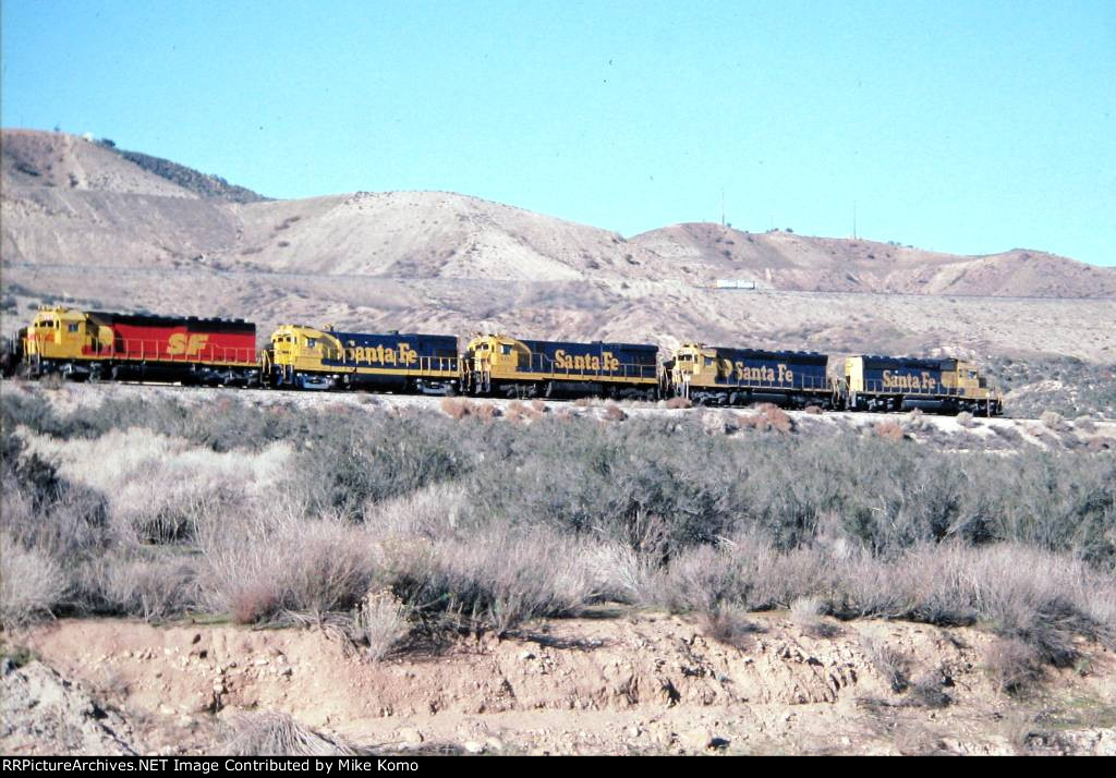 Santa Fe 5810 SD45-2